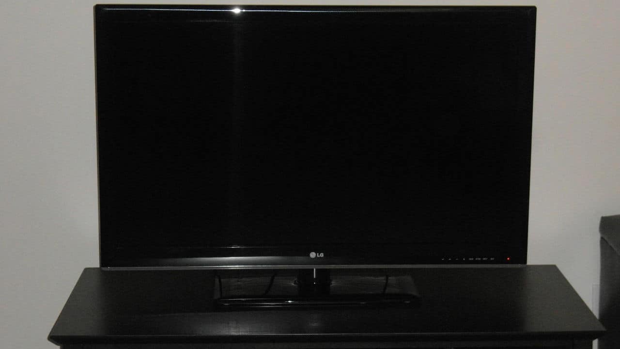 Picture Quality On A Budget - LG 42LS3400 LED TV - Unfinished Man