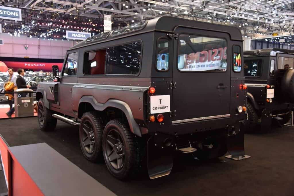 Land Rover Defender 'Flying Huntsman' 6x6 By Kahn Design