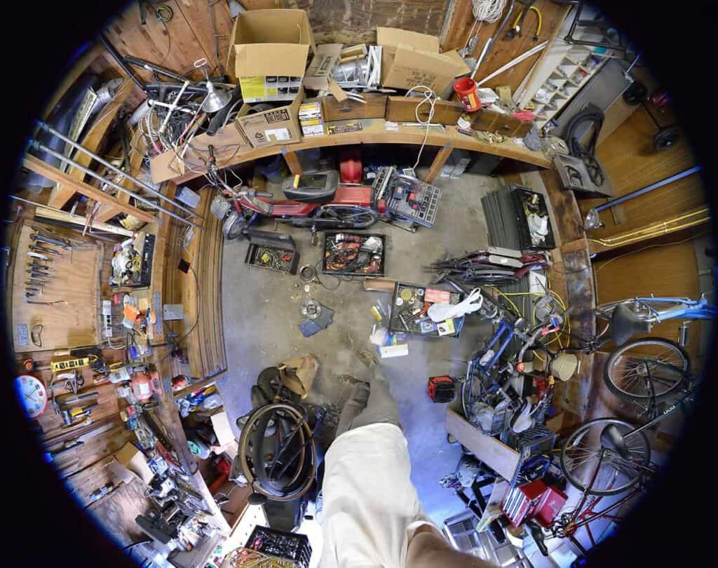 Very-messy-garage - Unfinished Man