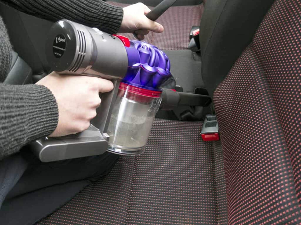 Dyson V7 Vacuum For Cars + Boats, Reviewed