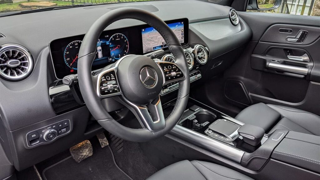 Mercedes-Benz GLA 250 4MATIC Review