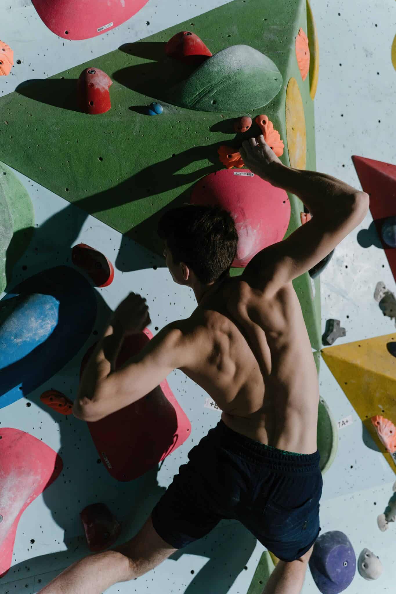 Indoor Bouldering: The Perfect Hobby For Men