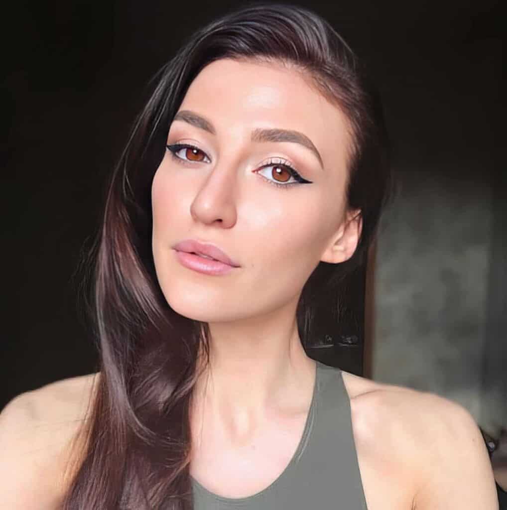 Olivia Casta: Is She Really Maria Tretjakova In Disguise?