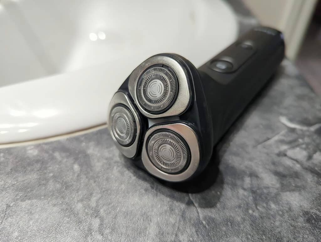 Say Goodbye To Razor Burn: Ya-Man Hot Shave RF Electric Shaver Review