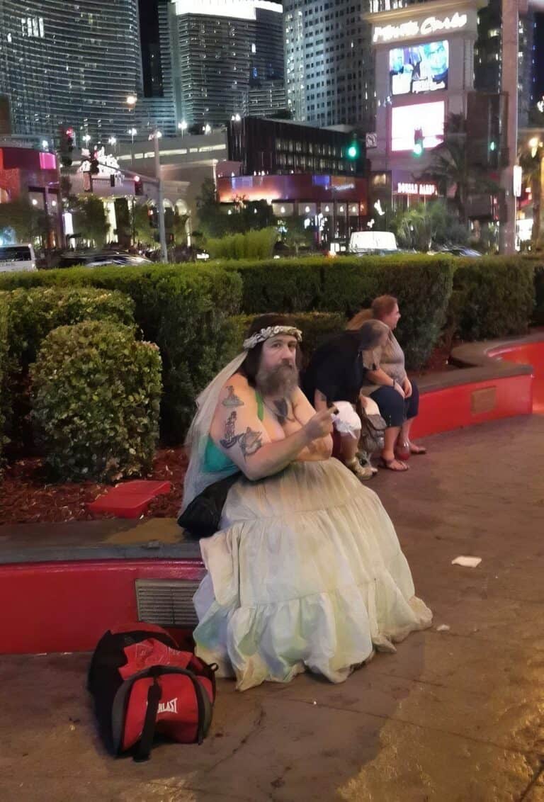 73 Hilarious And Unforgettable Funny Vegas Pictures That Should Have ...